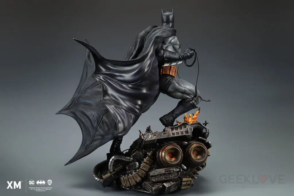 DC Classic Series Batman 1/6 Scale Statue XM Studios – GEEKLOVEPH TOY STORE